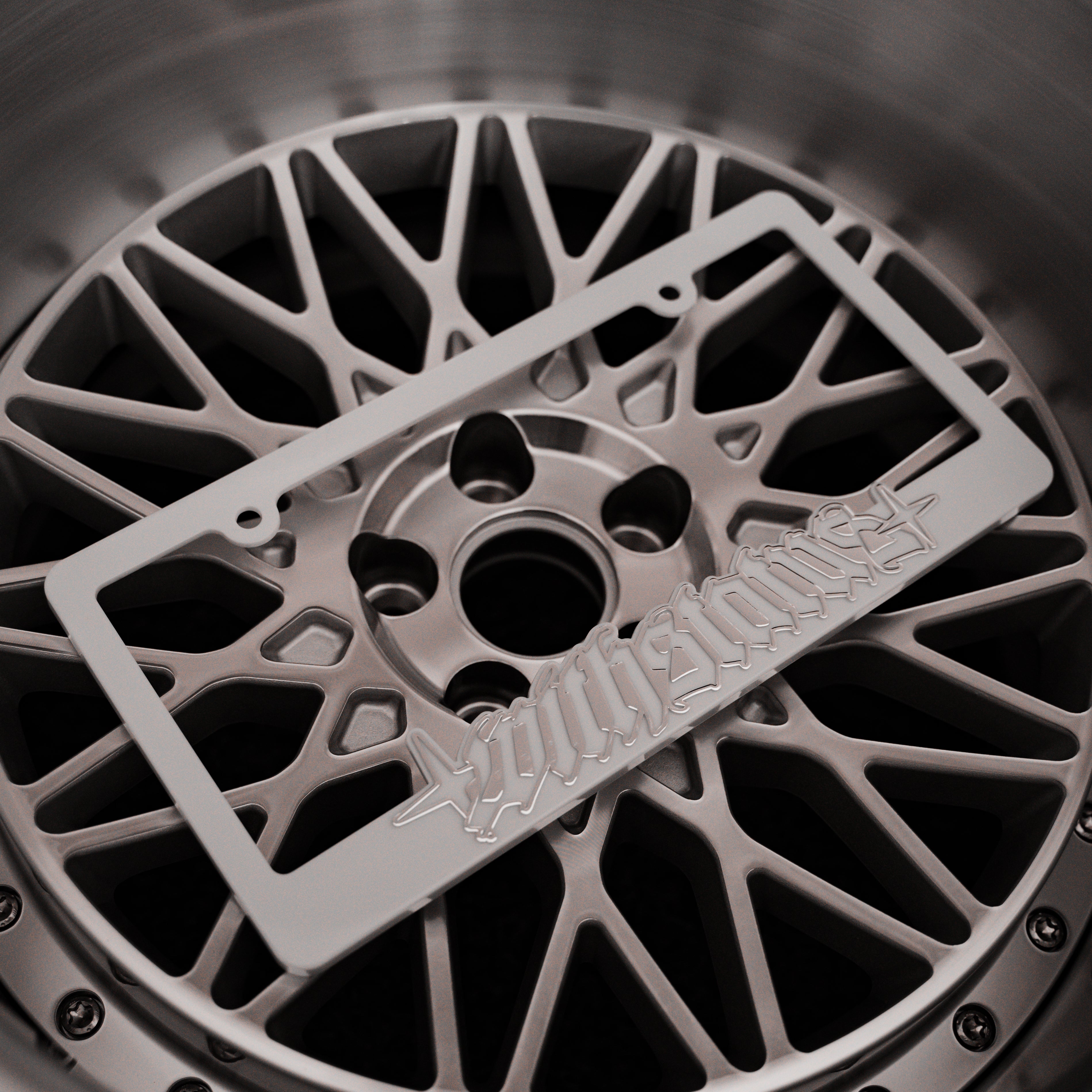 DIAMOND WHITE CHROME PLATE FRAME – withstatus